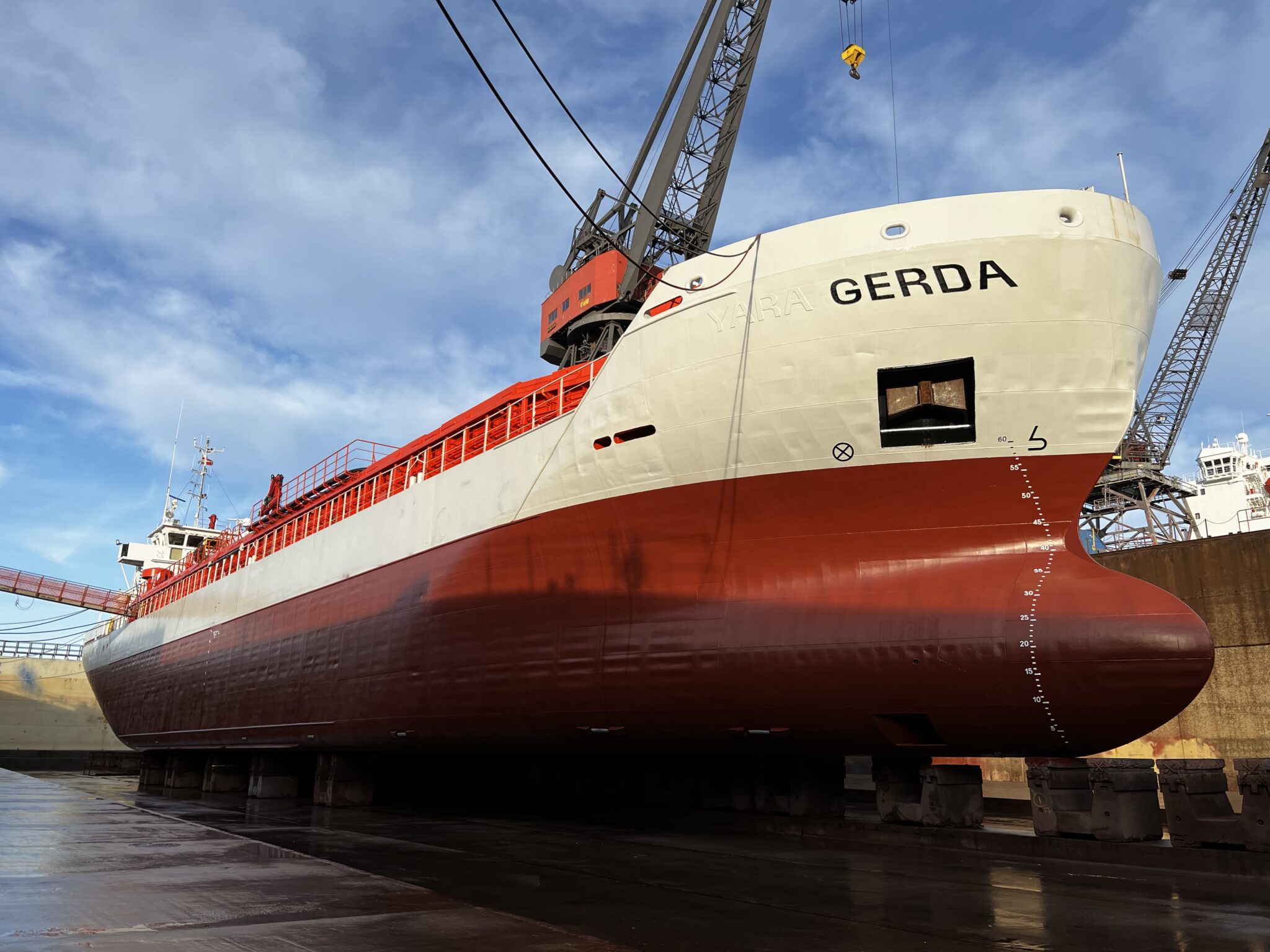 SERVICES – Larvik-Shipping